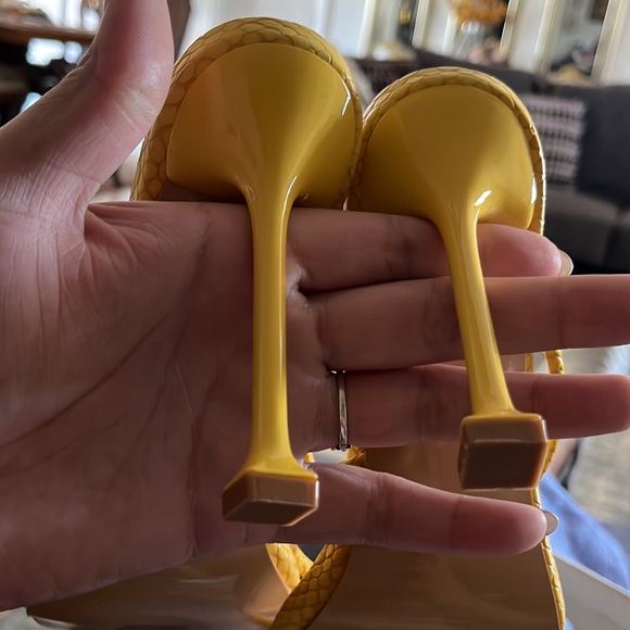 Shoes | Yellow Snake Texture Heels | Poshmark
